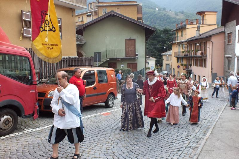 Perosa Argentina in festa tra plaisentif e falconi - Torino Oggi