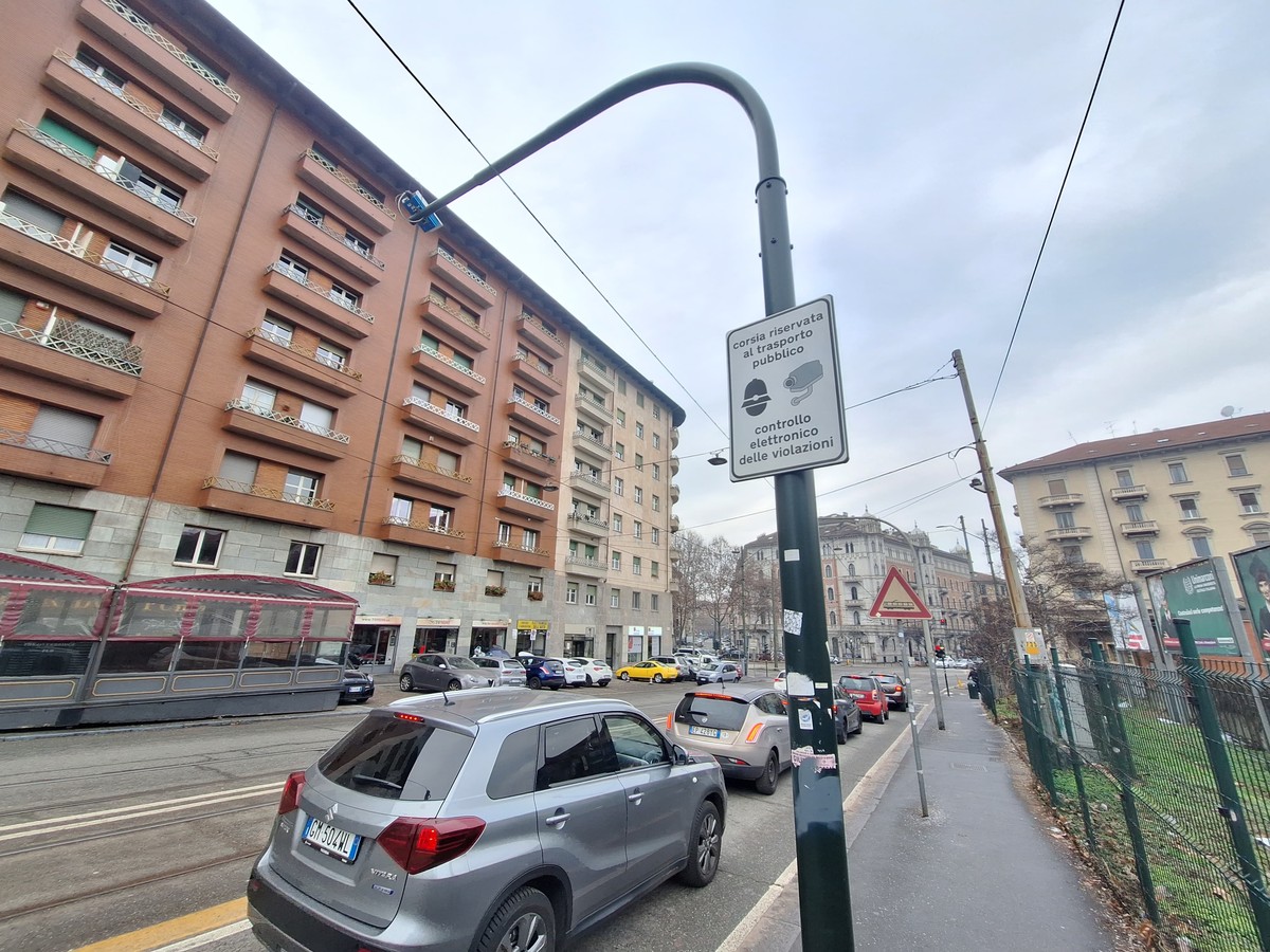 Telecamera su corso Sommeiller, da oggi scattano le multe per chi non ...