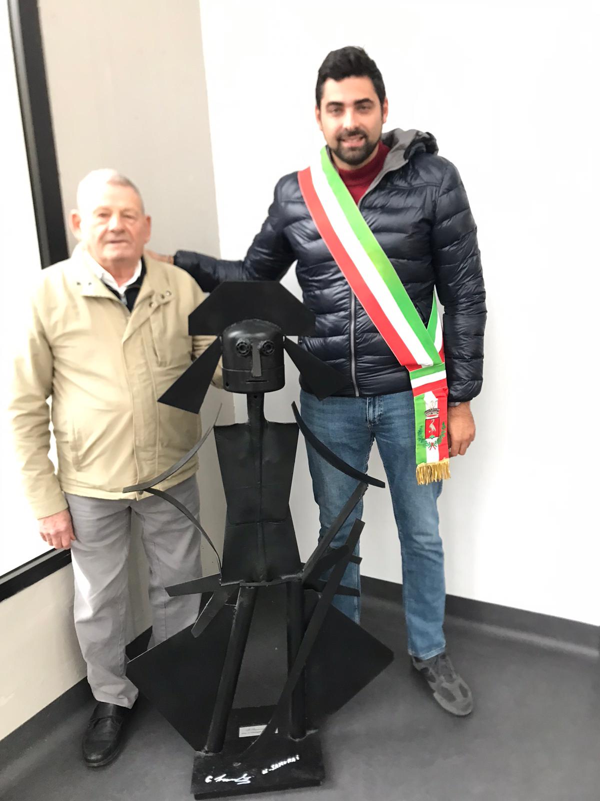 "Il samurai" dell'artista Giuseppe Manolio donato al Comune di ...