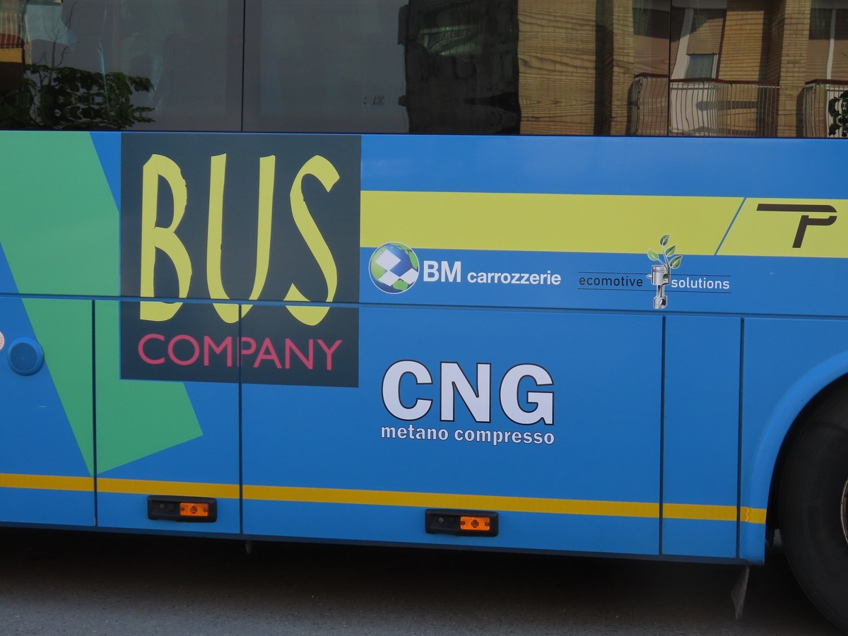 Bus Company converte due autobus a metano - Torino Oggi