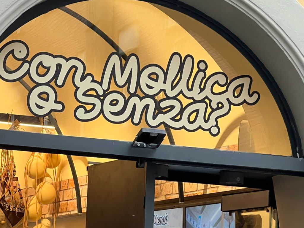 Con mollica o senza? 43 minuti di fila per riuscire ad assaggiare il ...