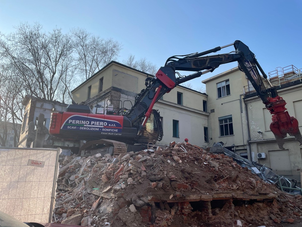 Studentato nell'ex Maria Adelaide, demolizioni al fotofinish - Torino Oggi