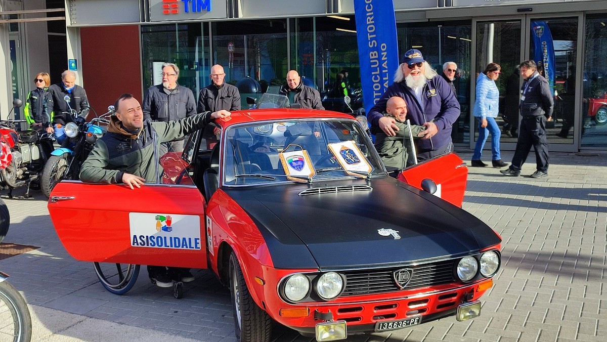 'Borghi in carrozza', partito il viaggio di Luca Paiardi e Danilo ...
