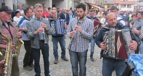 "Non Solo Note's Band: Cantori di strada": a Grugliasco una giornata ...