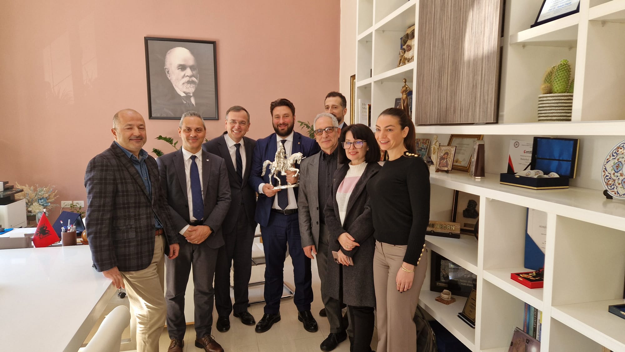 L'assessore Riboldi in Albania per trovare soluzioni alla carenza di ...