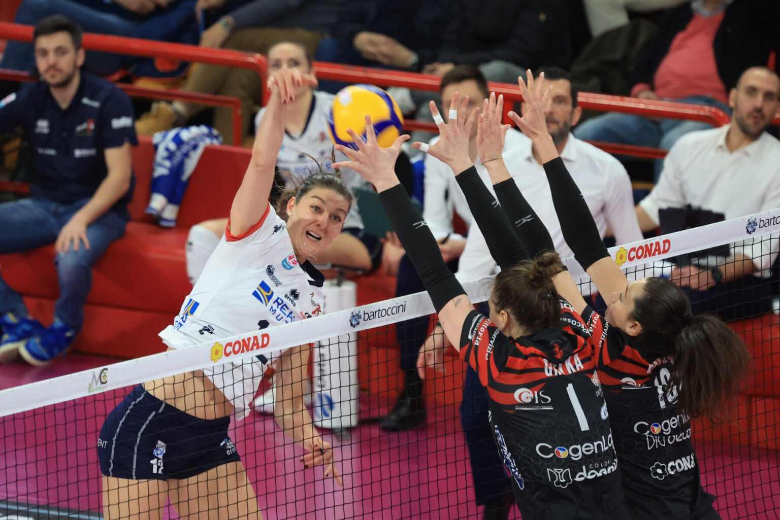 Volley, Chieri debutta nei Playoff Challenge vincendo 3-0 a Perugia ...