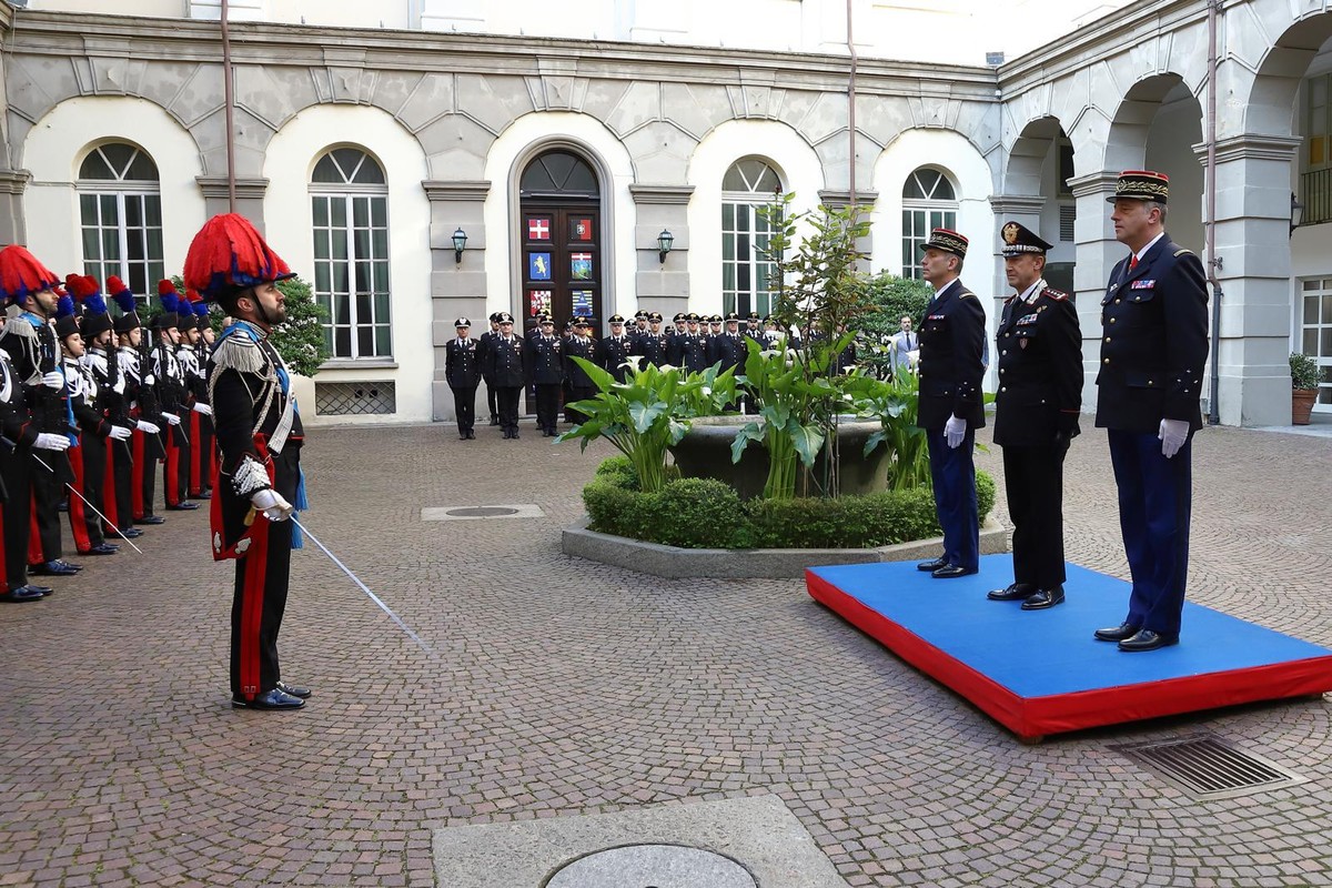 Vertice tra i Carabinieri e la Gendarmeria Francese per proteggere al ...