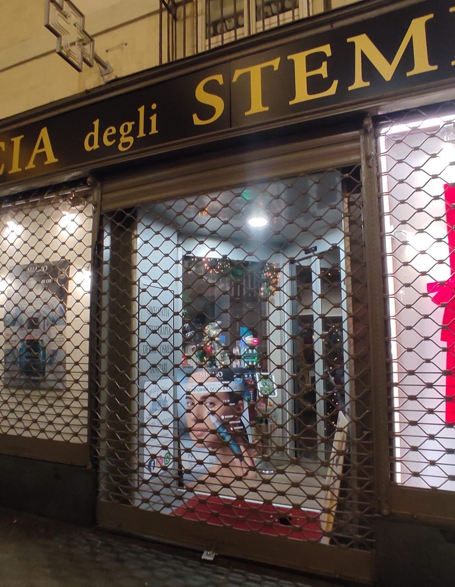 Ladri in azione nel centro di Torino, colpita la farmacia degli Stemmi ...