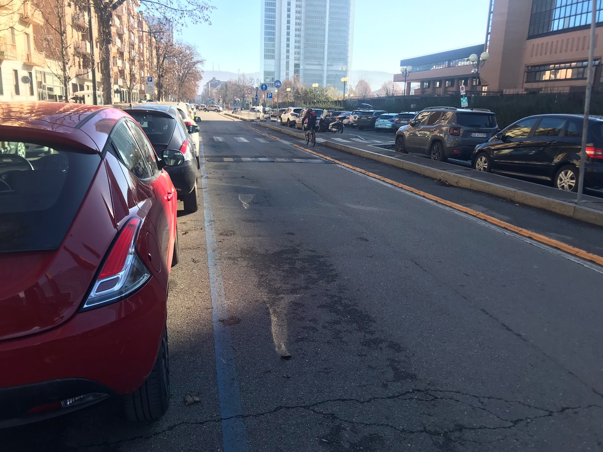 Lunedì in Sala Rossa gli aumenti strisce blu e biglietti bus Gtt. Dal 7 ...