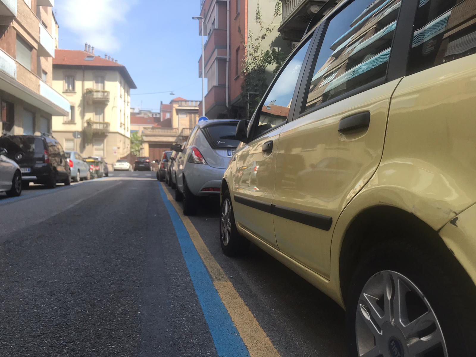 Nuovi parcheggi per residenti nel centro di Torino: strisce giallo blu ...