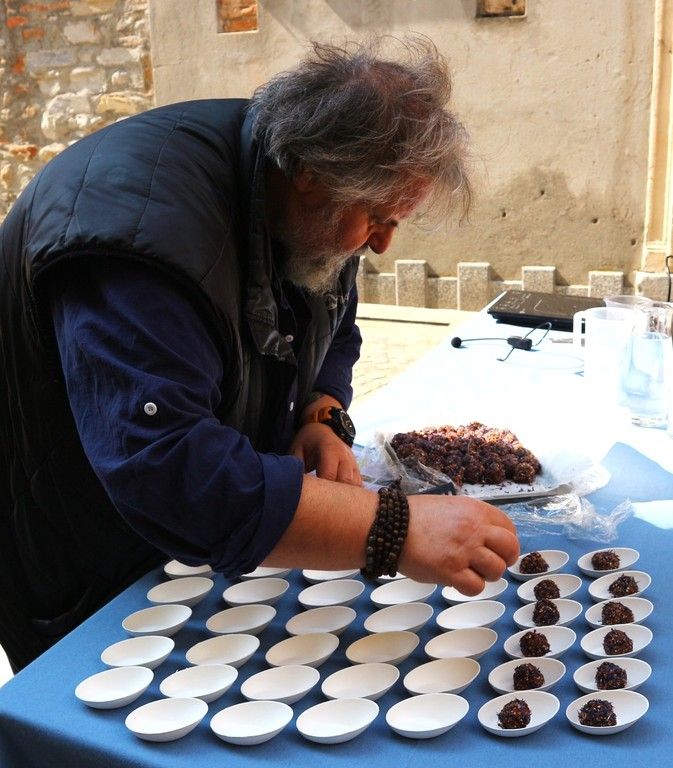 In esclusiva, le ricette floreali dello chef ortocentrico Claudio Di Dio presentate a Bellano ...