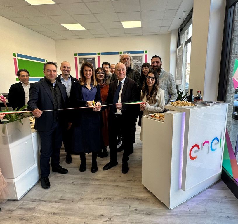 Inaugurato a Collegno il nuovo spazio Enel di corso Francia - Torino Oggi